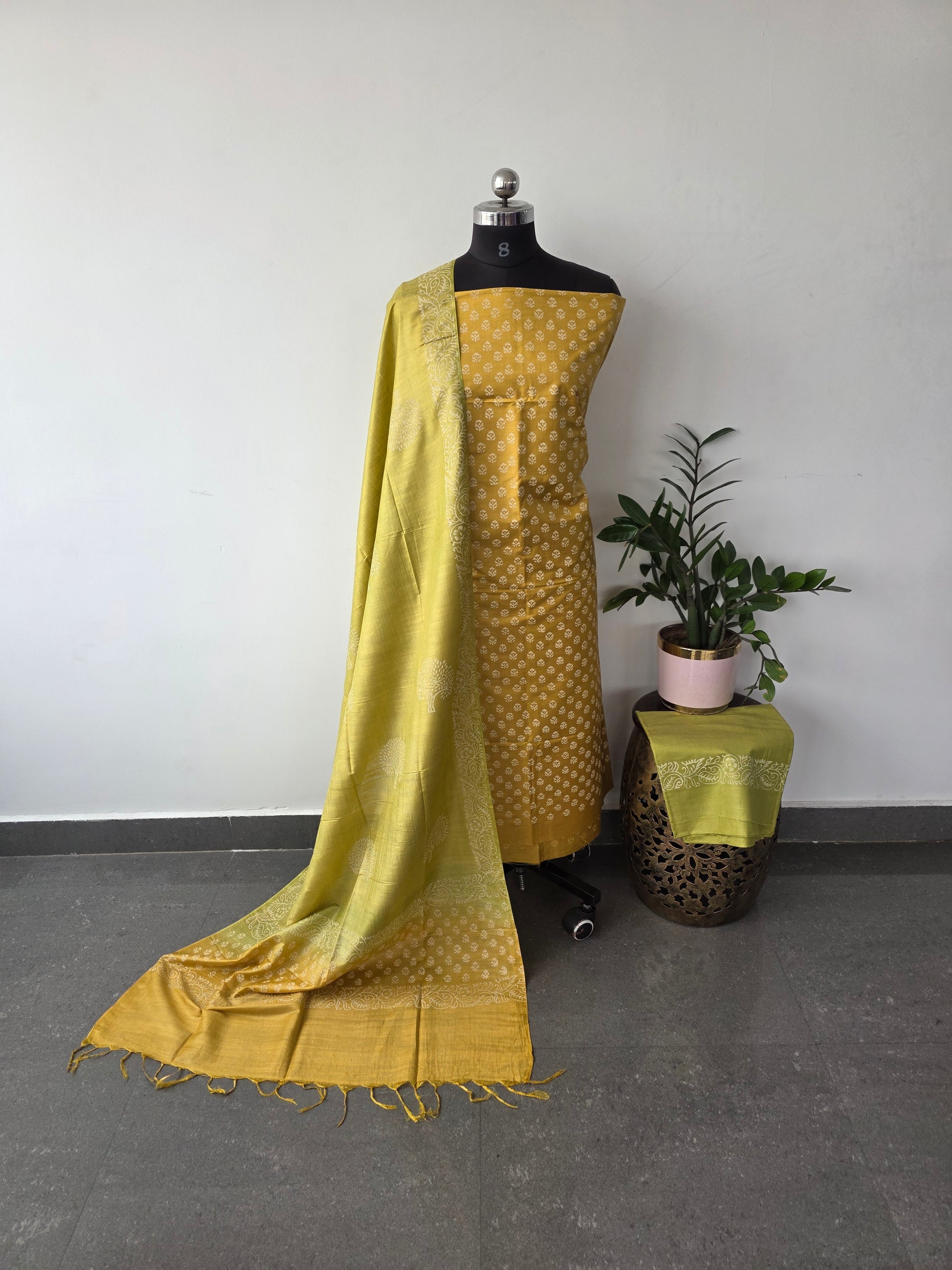 Katan discharge print silk set - FN22 – wwwcollections